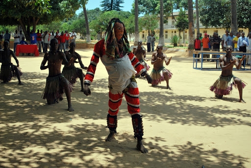 italki - Mapiko Dance or Dança do Mapico It is a famous dance in ...