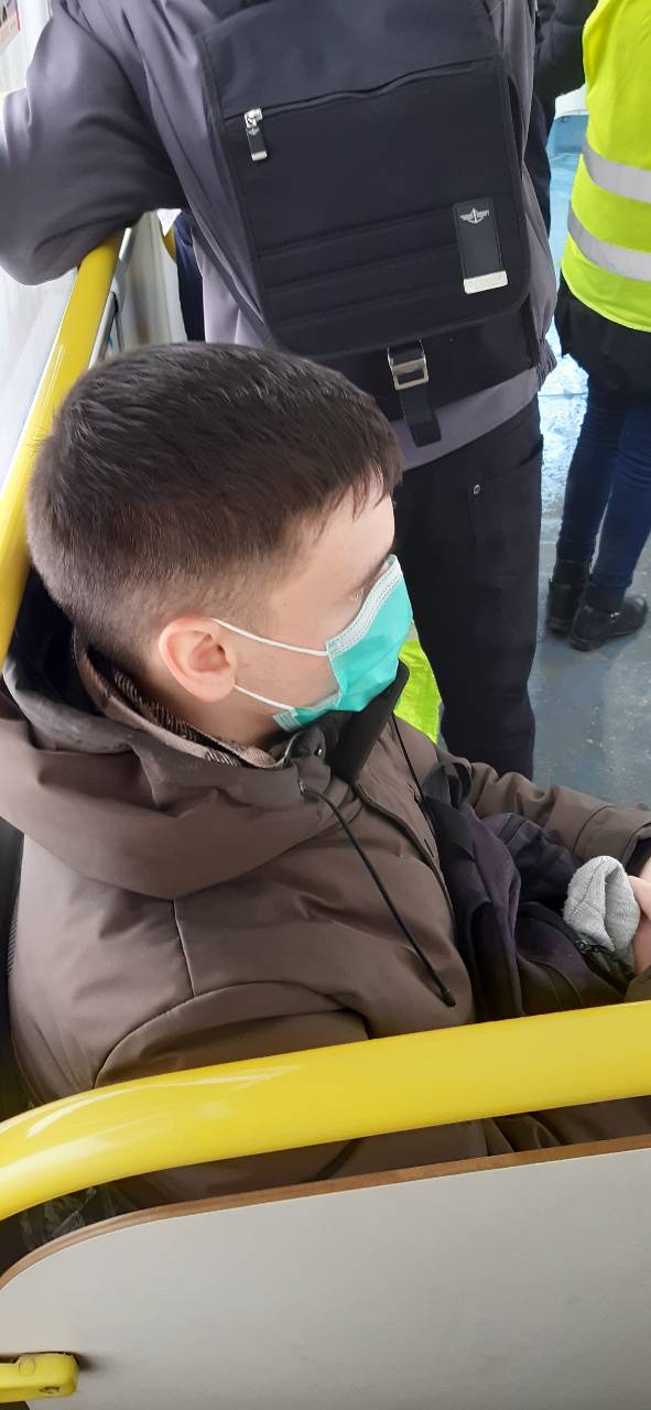 italki - My boyfriend's bought a chair. He is using this chair like a ...