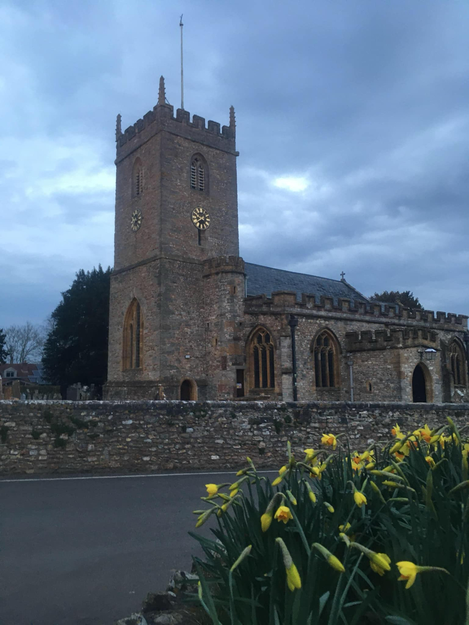 italki - Hi Italki! What word beginning with C CAN’T you see here? [Image]