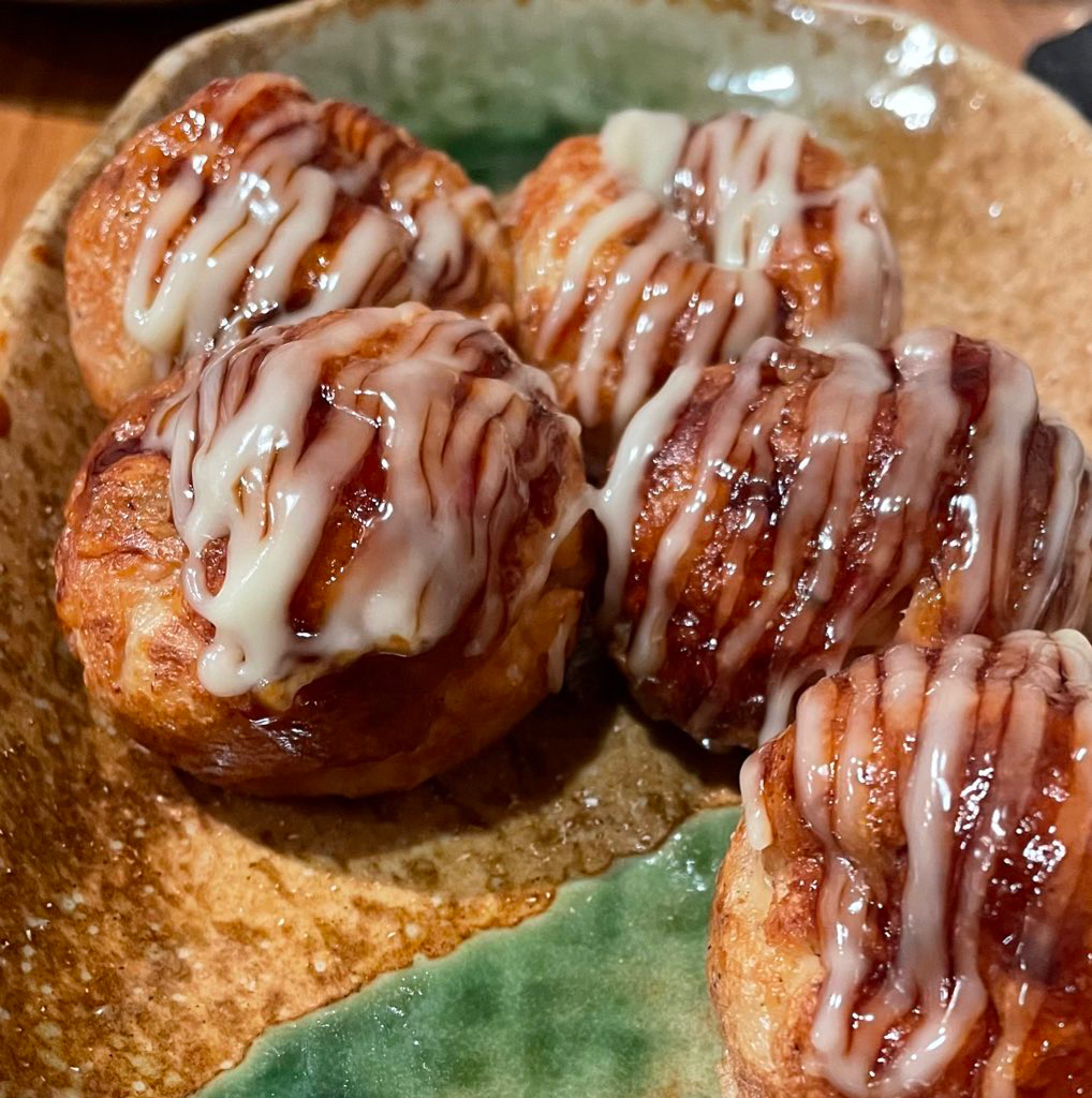 italki - I like to eat octopus balls at a restaurant. The main ...
